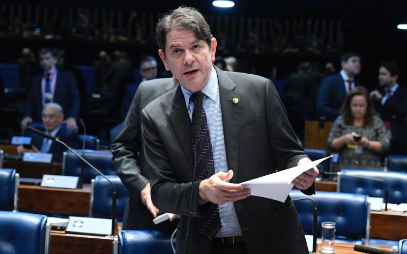 Projeto do senador Cid Gomes torna obrigatório a vacinação ao controle ...